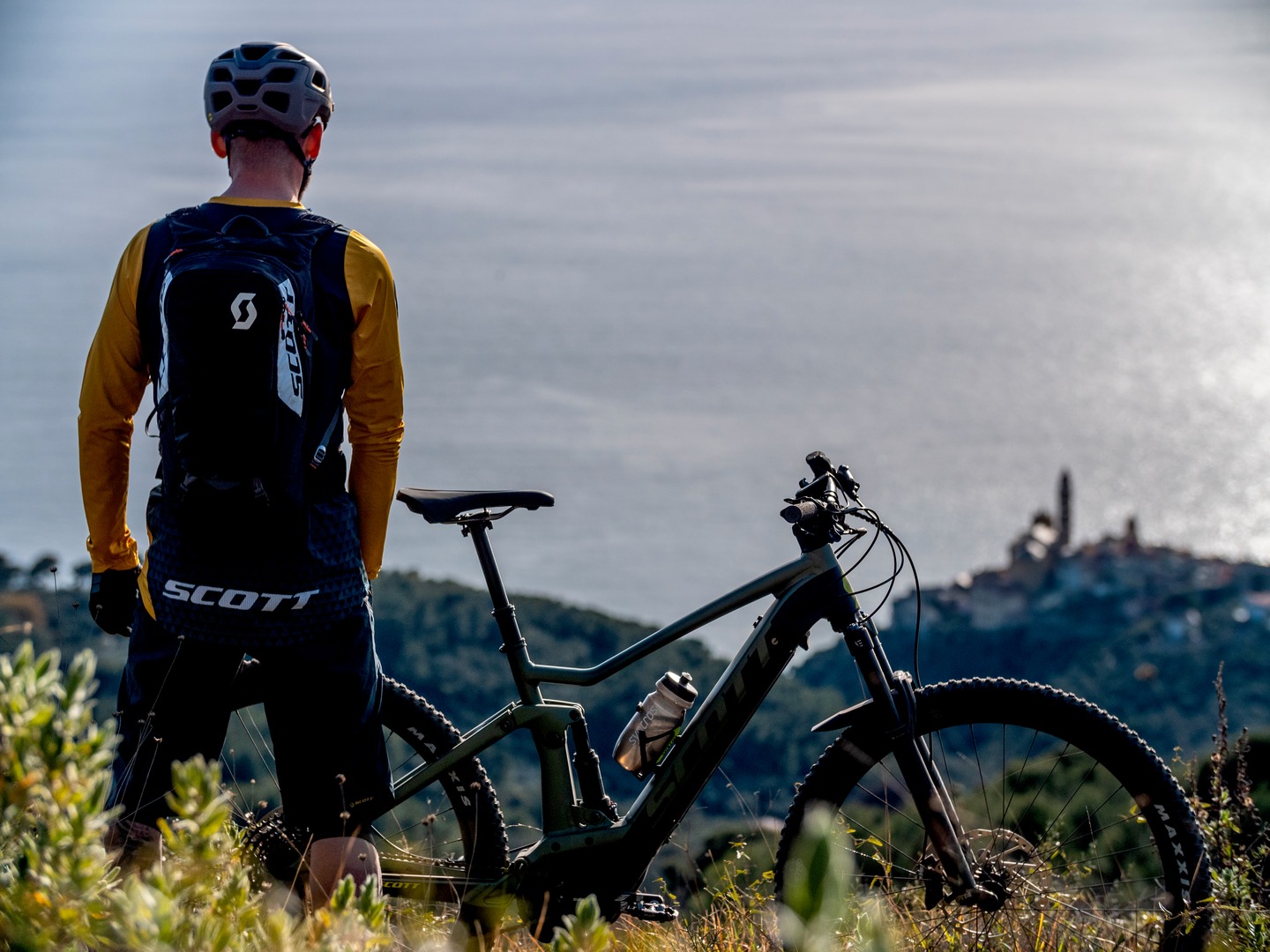 eRIDE Shoot_SCOTT Sports_2019_Strike eRIDE_Bike_by Gaetan Rey_P1111780 ...
